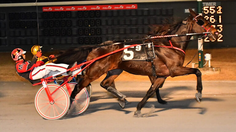 JL Cruze powers to victory at Dover – U.S. Trotting News